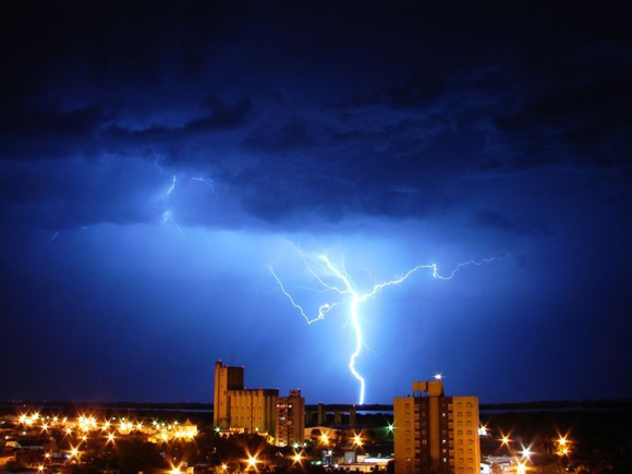 Fulgerele: Sunteți protejați cu adevărat? - Electricianul